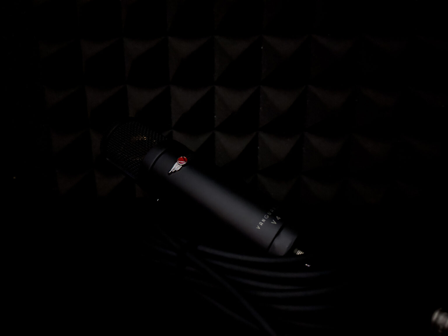 Yoni Kessler Unboxes the Eclipse V4 – Vanguard Audio Labs